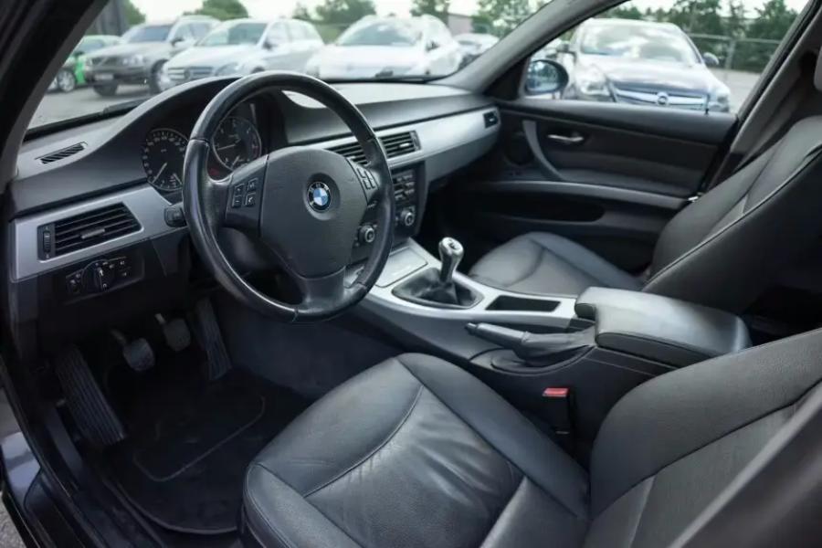 Pelēks BMW 318 2007 Liepāja, ar dzinēja tilpumu 2.00 L un nobraukumu 231 tūkst. km par 4950 €, foto 9 vietnē AUTOMOTO.COM.LV