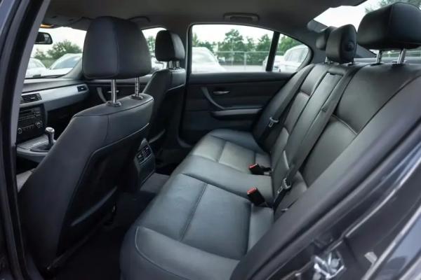 Pelēks BMW 318 2007 Liepāja, ar dzinēja tilpumu 2.00 L un nobraukumu 231 tūkst. km par 4950 €, foto 9 vietnē AUTOMOTO.COM.LV