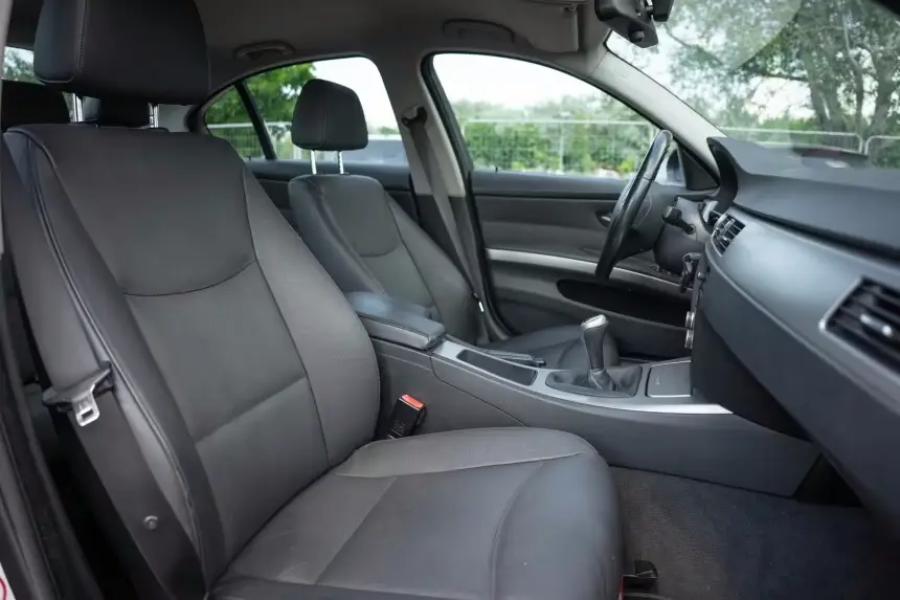 Pelēks BMW 318 2007 Liepāja, ar dzinēja tilpumu 2.00 L un nobraukumu 231 tūkst. km par 4950 €, foto 13 vietnē AUTOMOTO.COM.LV