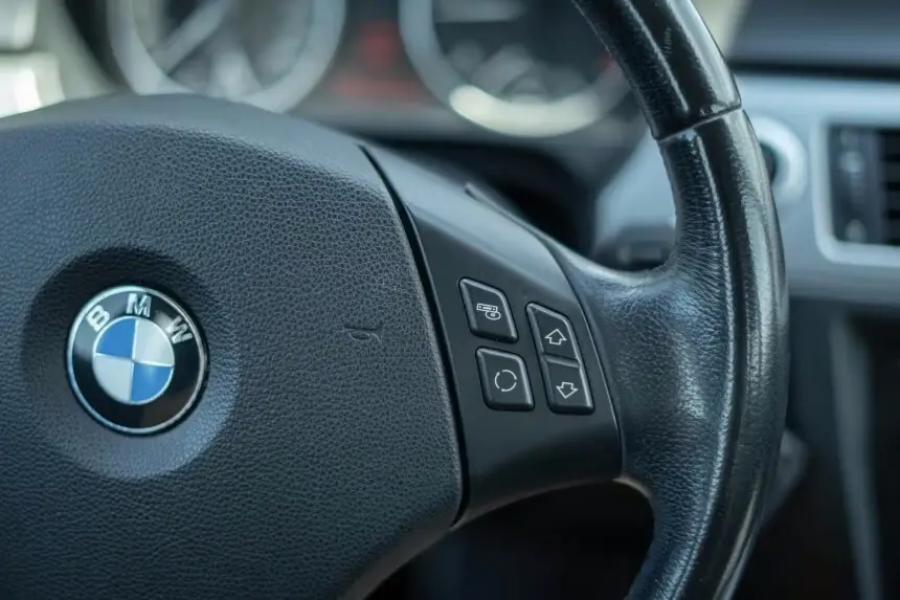Pelēks BMW 318 2007 Liepāja, ar dzinēja tilpumu 2.00 L un nobraukumu 231 tūkst. km par 4950 €, foto 17 vietnē AUTOMOTO.COM.LV