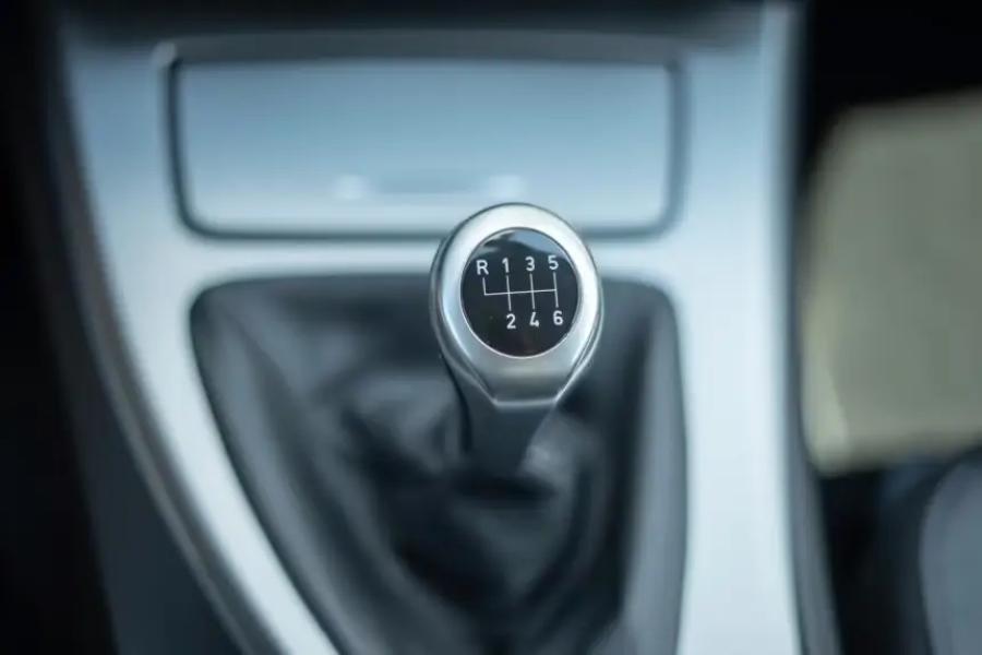 Pelēks BMW 318 2007 Liepāja, ar dzinēja tilpumu 2.00 L un nobraukumu 231 tūkst. km par 4950 €, foto 22 vietnē AUTOMOTO.COM.LV