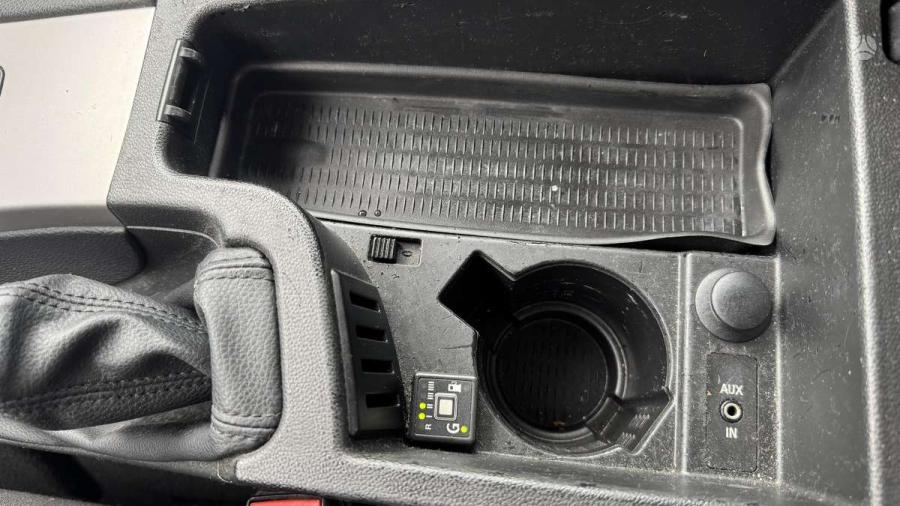 Grey BMW 318 2007 in Vilnius, with an engine capacity of 2.00 L and mileage of 382 thousand km for 1800 €, photo 11 on AUTOMOTO.COM.LV