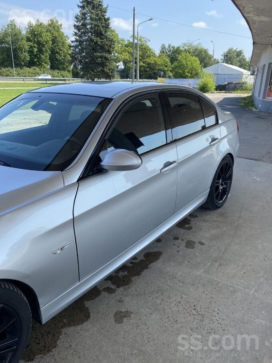 Grey BMW 318 2007 in Ogre, with an engine capacity of 2.00 L and mileage of 317 thousand km for 4490 €, photo 3 on AUTOMOTO.COM.LV