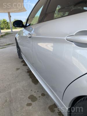 Grey BMW 318 2007 in Ogre, with an engine capacity of 2.00 L and mileage of 317 thousand km for 4490 €, photo 4 on AUTOMOTO.COM.LV