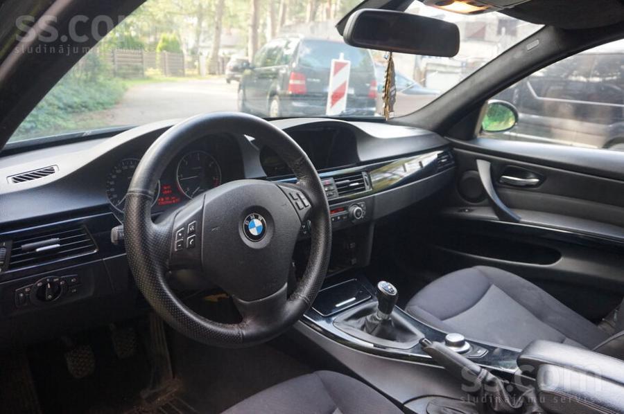 Grey BMW 318 2007 in Jurmala, with an engine capacity of 2.00 L and mileage of 371 thousand km for 2799 €, photo 12 on AUTOMOTO.COM.LV