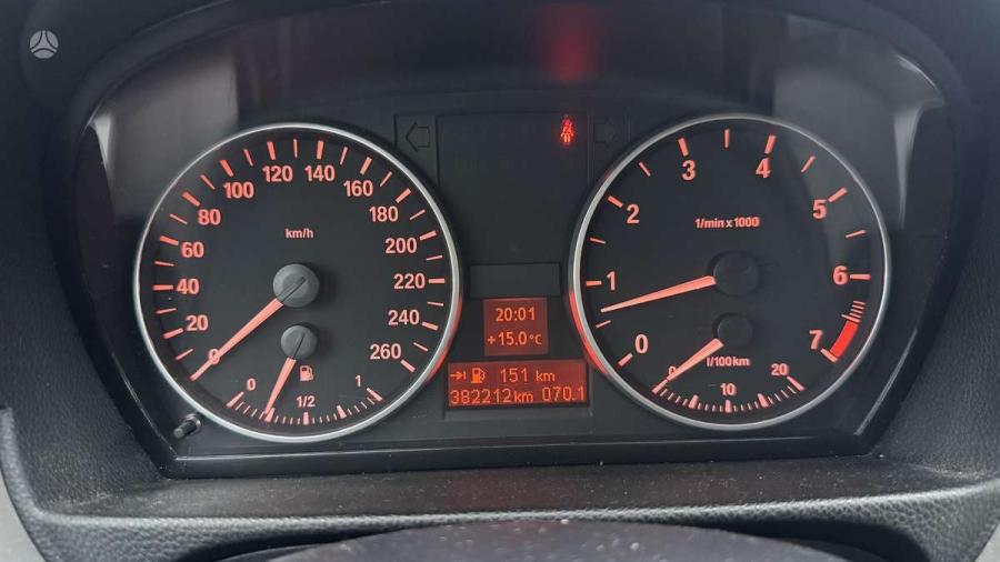 Grey BMW 318 2007 in Vilnius, with an engine capacity of 2.00 L and mileage of 382 thousand km for 2550 €, photo 9 on AUTOMOTO.COM.LV