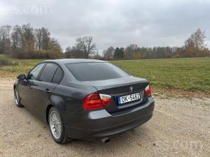 Pelēks BMW 318 2007 Cēsis, ar dzinēja tilpumu 2.00 L un nobraukumu 254 tūkst. km par 2400 €, foto 4 vietnē AUTOMOTO.COM.LV