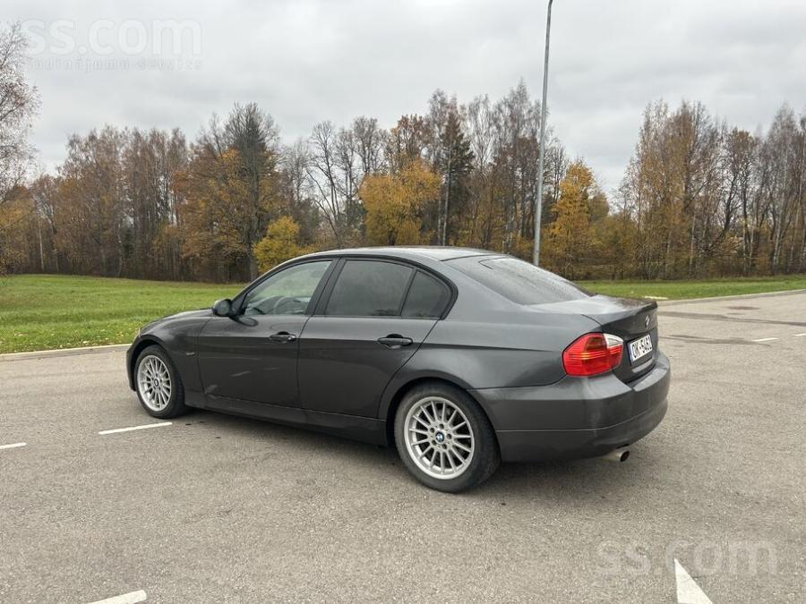 Pelēks BMW 318 2007 Cēsis, ar dzinēja tilpumu 2.00 L un nobraukumu 254 tūkst. km par 2400 €, foto 10 vietnē AUTOMOTO.COM.LV