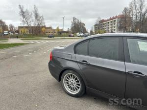 Pelēks BMW 318 2007 Cēsis, ar dzinēja tilpumu 2.00 L un nobraukumu 254 tūkst. km par 2400 €, foto 13 vietnē AUTOMOTO.COM.LV