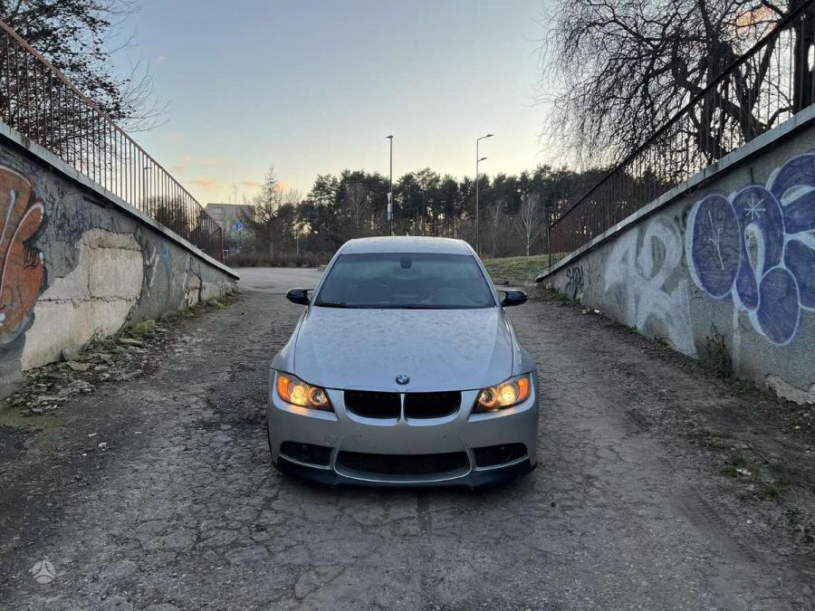 Pelēks BMW 318 2008 Viļņa, ar dzinēja tilpumu 2.00 L un nobraukumu 240 tūkst. km par 2800 €, foto 1 vietnē AUTOMOTO.COM.LV