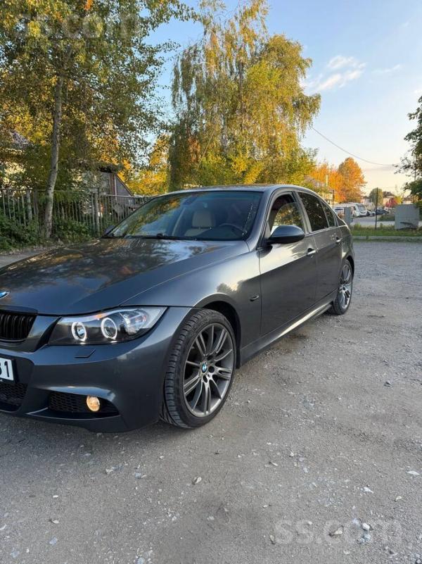 Grey BMW 318 2008 in Kraslava, with an engine capacity of 2.00 L and mileage of 420 thousand km for 3000 €, photo 4 on AUTOMOTO.COM.LV