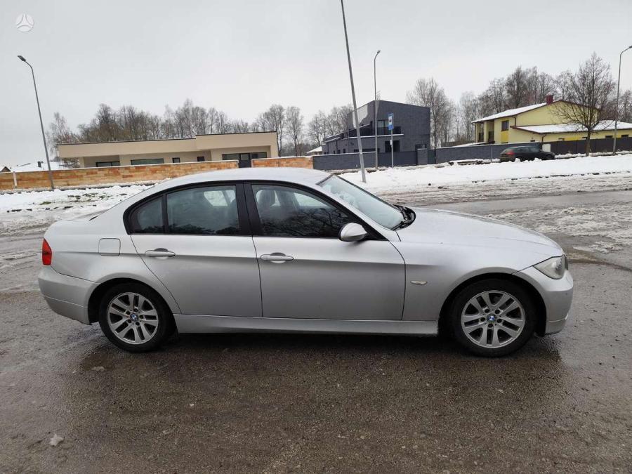 Pelēks BMW 318 2008 Tauragė, ar dzinēja tilpumu 2.00 L un nobraukumu 300 tūkst. km par 2900 €, foto 3 vietnē AUTOMOTO.COM.LV