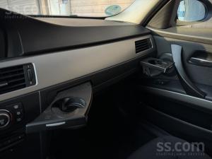 Pelēks BMW 318 2008 Jelgava, ar dzinēja tilpumu 2.00 L un nobraukumu 291 tūkst. km par 4250 €, foto 16 vietnē AUTOMOTO.COM.LV