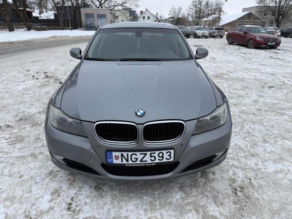 Pelēks BMW 318 2008 Alīta, ar dzinēja tilpumu 2.00 L un nobraukumu 335 tūkst. km par 3350 €, foto 2 vietnē AUTOMOTO.COM.LV