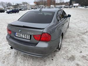 Pelēks BMW 318 2008 Alīta, ar dzinēja tilpumu 2.00 L un nobraukumu 335 tūkst. km par 3350 €, foto 5 vietnē AUTOMOTO.COM.LV