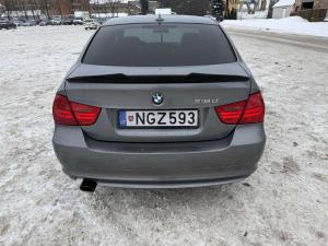 Pelēks BMW 318 2008 Alīta, ar dzinēja tilpumu 2.00 L un nobraukumu 335 tūkst. km par 3350 €, foto 6 vietnē AUTOMOTO.COM.LV