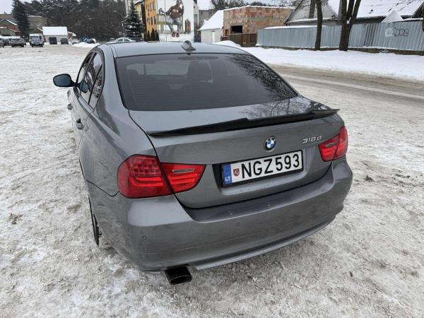 Pelēks BMW 318 2008 Alīta, ar dzinēja tilpumu 2.00 L un nobraukumu 335 tūkst. km par 3350 €, foto 7 vietnē AUTOMOTO.COM.LV