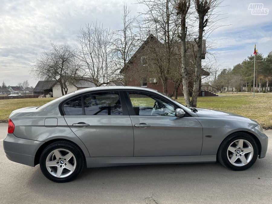 Grey BMW 318 2008 in Kelme, with an engine capacity of 2.00 L and mileage of 326 thousand km for 2800 €, photo 4 on AUTOMOTO.COM.LV