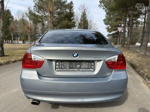 Grey BMW 318 2008 in Kelme, with an engine capacity of 2.00 L and mileage of 326 thousand km for 2800 €, photo 6 on AUTOMOTO.COM.LV