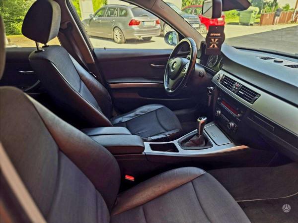 Grey BMW 318 2008 in Kupiskis, with an engine capacity of 2.00 L and mileage of 319 thousand km for 2750 €, photo 8 on AUTOMOTO.COM.LV