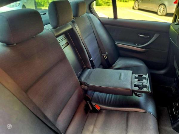 Grey BMW 318 2008 in Kupiskis, with an engine capacity of 2.00 L and mileage of 319 thousand km for 2750 €, photo 9 on AUTOMOTO.COM.LV