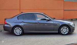 Grey BMW 318 2008 in Kupiskis, with an engine capacity of 2.00 L and mileage of 319 thousand km for 2750 €, photo 4 on AUTOMOTO.COM.LV