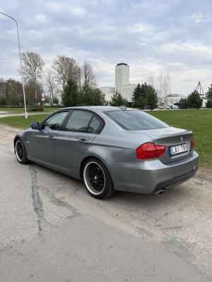 Grey BMW 318 2008 in Marijampole, with an engine capacity of 2.00 L and mileage of 320 thousand km for 3700 €, photo 5 on AUTOMOTO.COM.LV