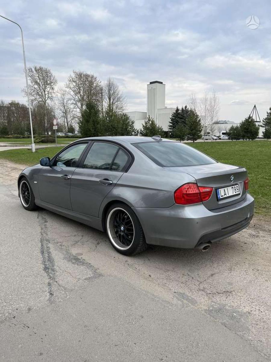 Grey BMW 318 2008 in Marijampole, with an engine capacity of 2.00 L and mileage of 320 thousand km for 3700 €, photo 5 on AUTOMOTO.COM.LV