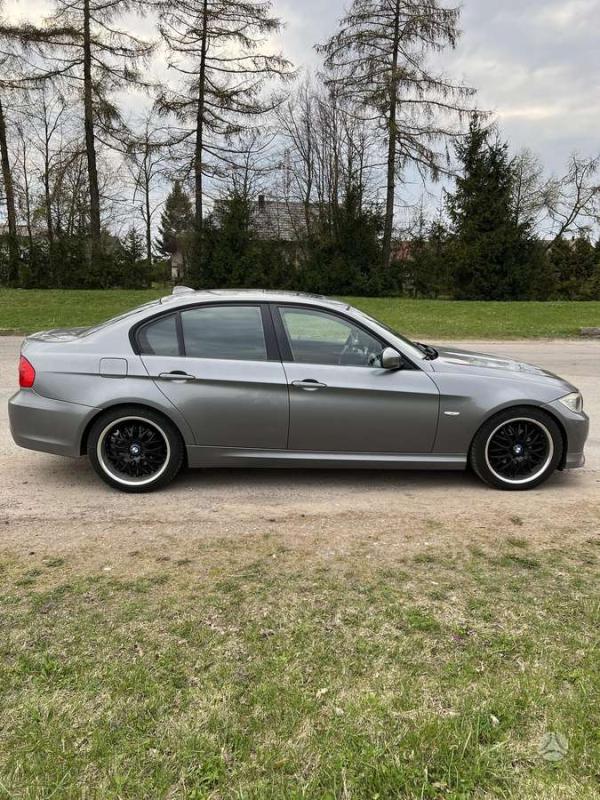 Pelēks BMW 318 2008 Marijampole, ar dzinēja tilpumu 2.00 L un nobraukumu 320 tūkst. km par 3700 €, foto 7 vietnē AUTOMOTO.COM.LV