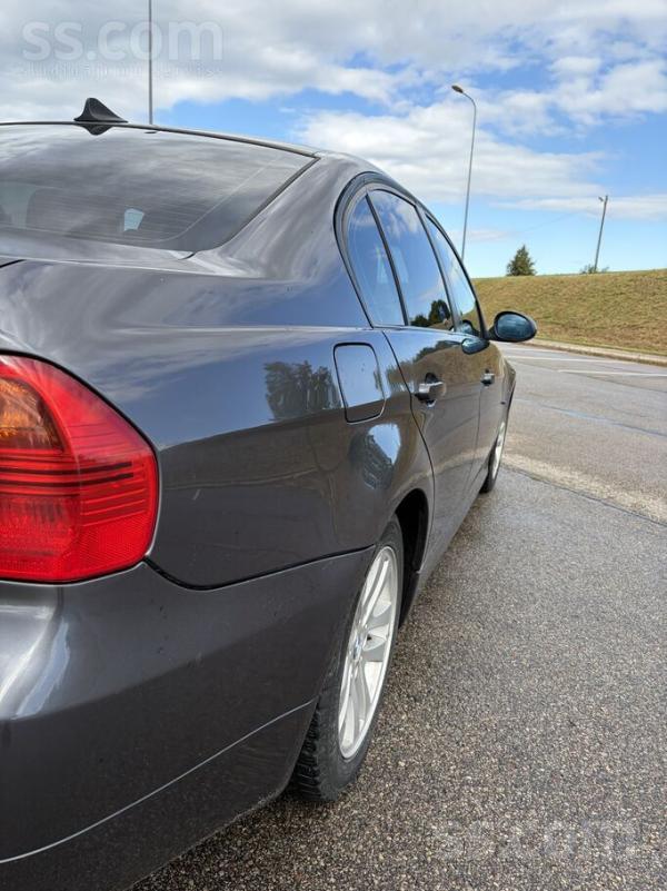 Pelēks BMW 318 2008 Daugavpils, ar dzinēja tilpumu 2.00 L un nobraukumu 320 tūkst. km par 4000 €, foto 9 vietnē AUTOMOTO.COM.LV
