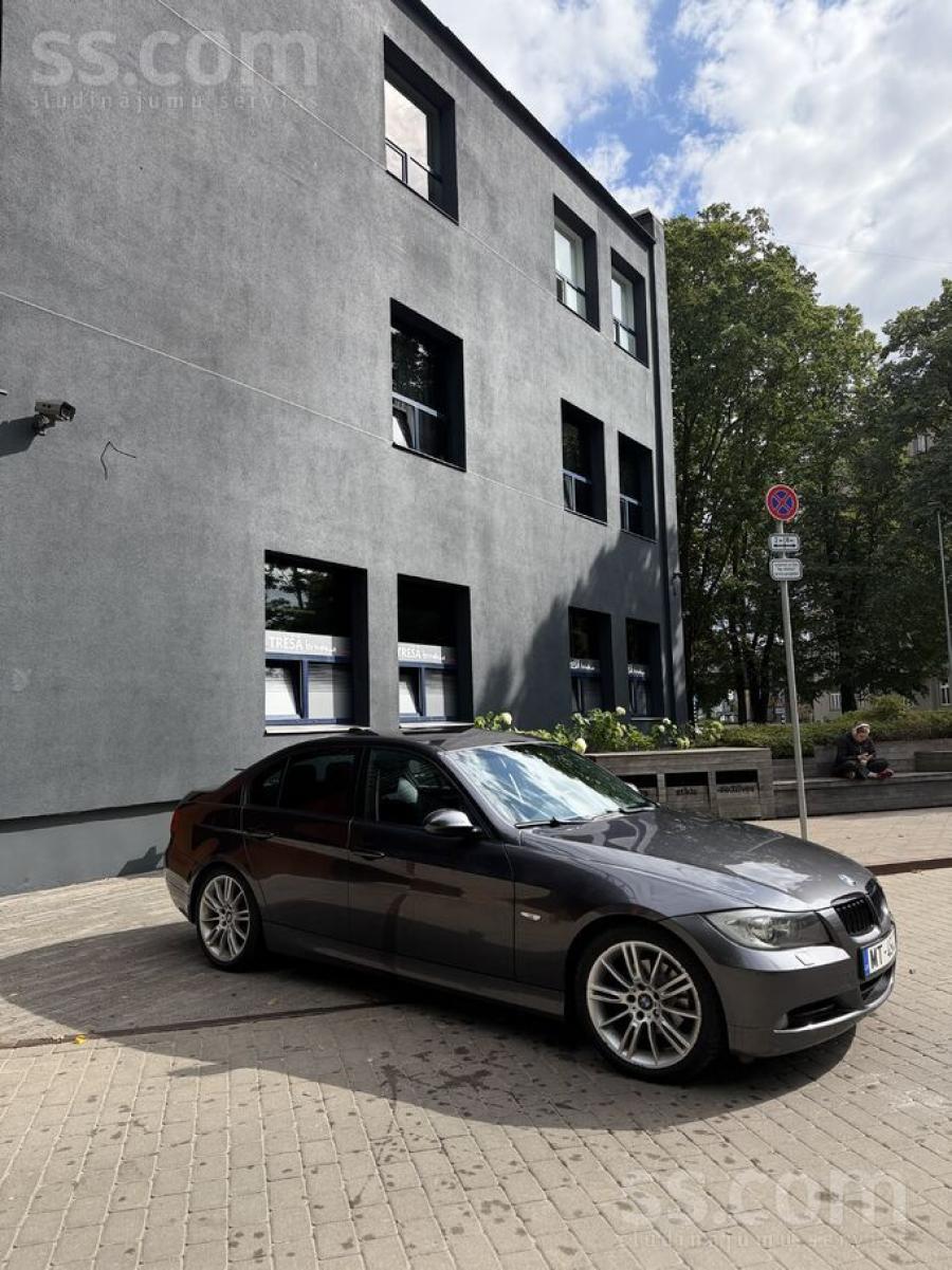 Grey BMW 318 2008 in Riga, with an engine capacity of 2.00 L and mileage of 280 thousand km for 3750 €, photo 5 on AUTOMOTO.COM.LV