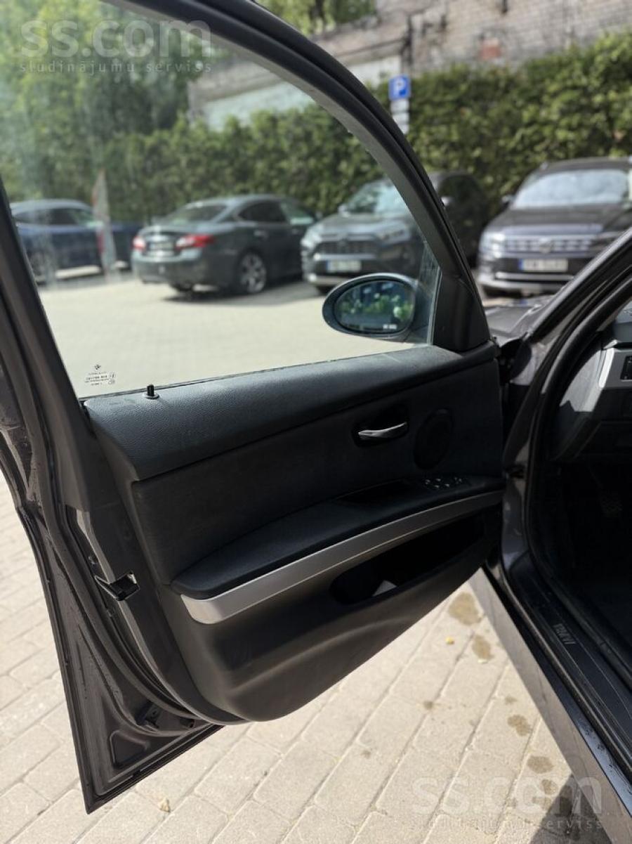 Grey BMW 318 2008 in Riga, with an engine capacity of 2.00 L and mileage of 280 thousand km for 3750 €, photo 7 on AUTOMOTO.COM.LV