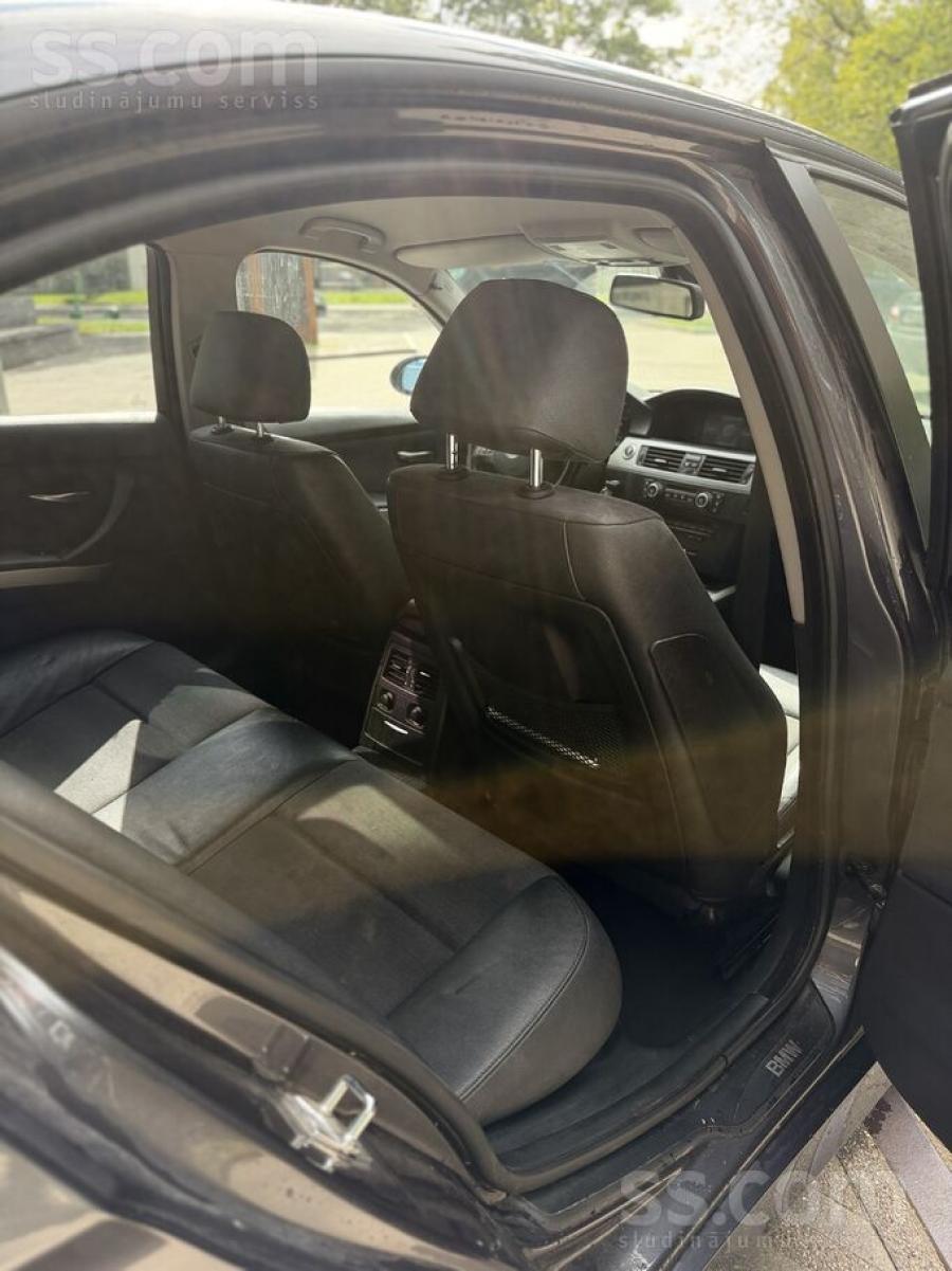 Grey BMW 318 2008 in Riga, with an engine capacity of 2.00 L and mileage of 280 thousand km for 3750 €, photo 12 on AUTOMOTO.COM.LV
