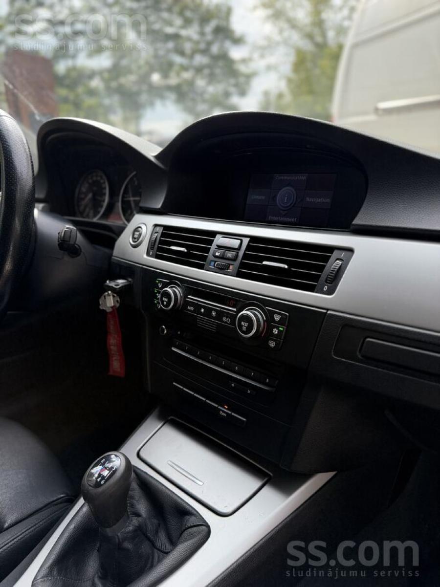 Grey BMW 318 2008 in Riga, with an engine capacity of 2.00 L and mileage of 280 thousand km for 3750 €, photo 15 on AUTOMOTO.COM.LV