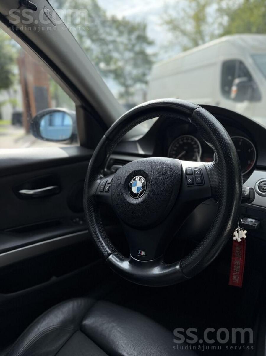 Grey BMW 318 2008 in Riga, with an engine capacity of 2.00 L and mileage of 280 thousand km for 3750 €, photo 16 on AUTOMOTO.COM.LV