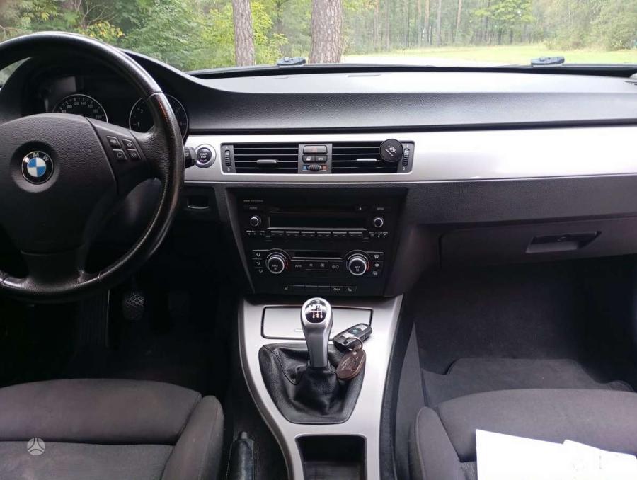 Grey BMW 318 2008 in Druskininkai, with an engine capacity of 2.00 L and mileage of 190 thousand km for 3300 €, photo 15 on AUTOMOTO.COM.LV
