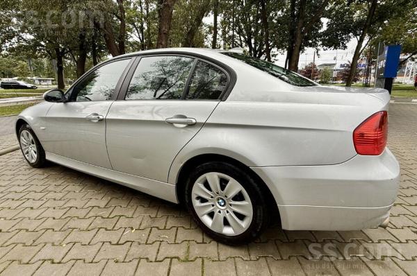 Grey BMW 318 2008 in Riga, with an engine capacity of 2.00 L and mileage of 258 thousand km for 3490 €, photo 6 on AUTOMOTO.COM.LV