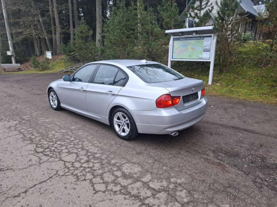 Grey BMW 318 2009 in Kaunas, with an engine capacity of 2.00 L and mileage of 274 thousand km for 4750 €, photo 6 on AUTOMOTO.COM.LV