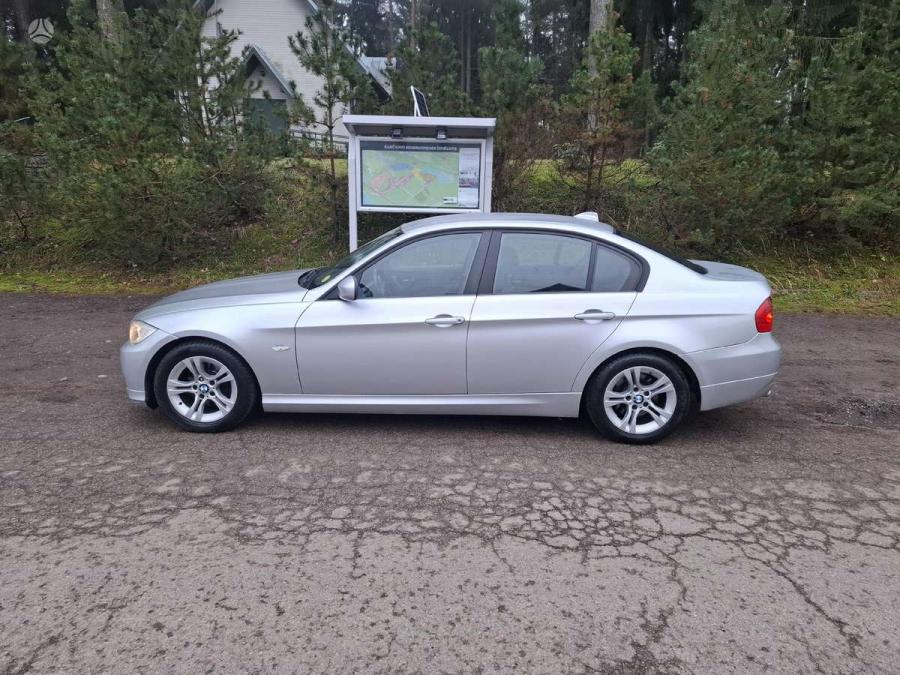 Grey BMW 318 2009 in Kaunas, with an engine capacity of 2.00 L and mileage of 274 thousand km for 4750 €, photo 7 on AUTOMOTO.COM.LV