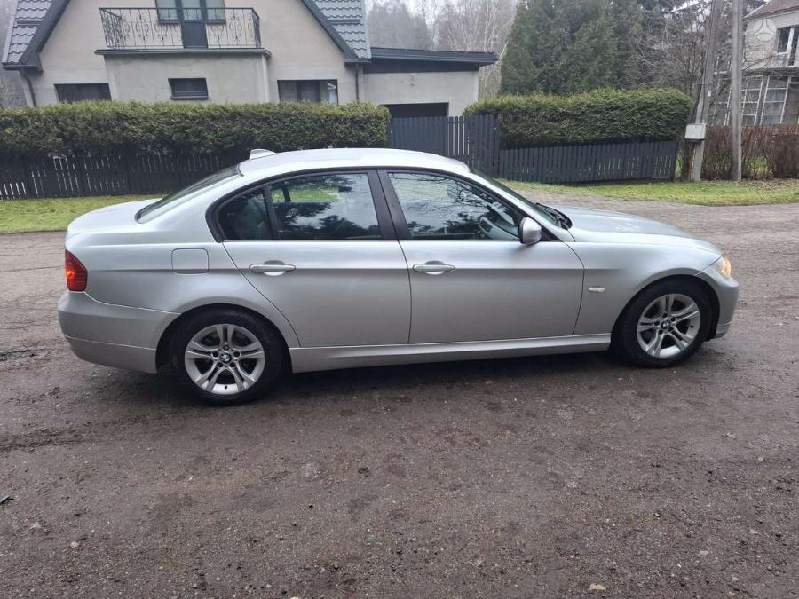 Grey BMW 318 2009 in Kaunas, with an engine capacity of 2.00 L and mileage of 274 thousand km for 4750 €, photo 8 on AUTOMOTO.COM.LV