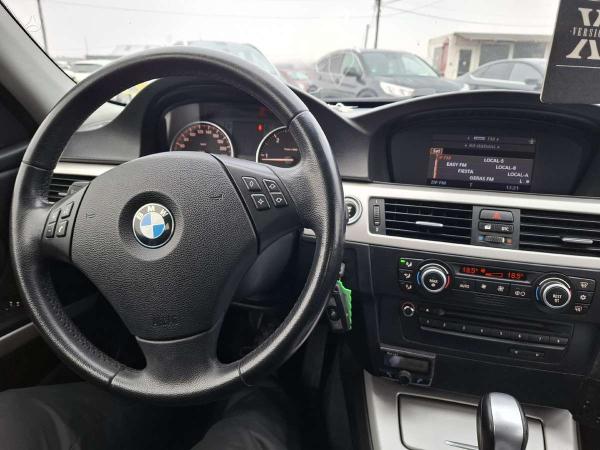 Grey BMW 318 2009 in Kaunas, with an engine capacity of 2.00 L and mileage of 274 thousand km for 4750 €, photo 9 on AUTOMOTO.COM.LV