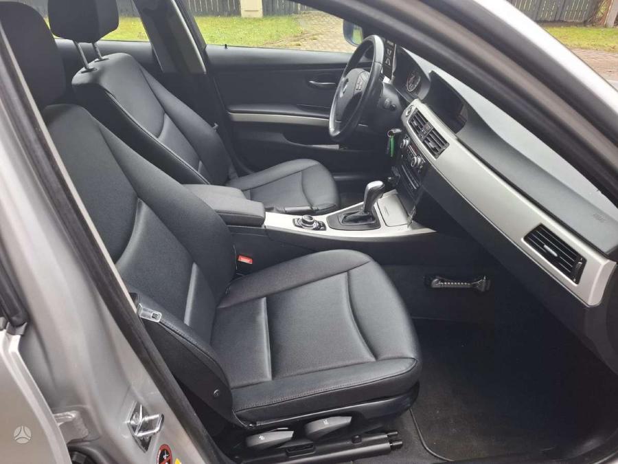 Grey BMW 318 2009 in Kaunas, with an engine capacity of 2.00 L and mileage of 274 thousand km for 4750 €, photo 13 on AUTOMOTO.COM.LV
