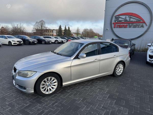 Grey BMW 318 2009 in Telschi, with an engine capacity of 2.00 L and mileage of 234 thousand km for 2999 €, photo 3 on AUTOMOTO.COM.LV
