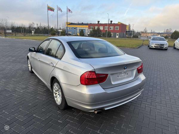 Grey BMW 318 2009 in Telschi, with an engine capacity of 2.00 L and mileage of 234 thousand km for 2999 €, photo 5 on AUTOMOTO.COM.LV