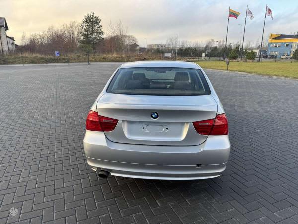 Grey BMW 318 2009 in Telschi, with an engine capacity of 2.00 L and mileage of 234 thousand km for 2999 €, photo 6 on AUTOMOTO.COM.LV