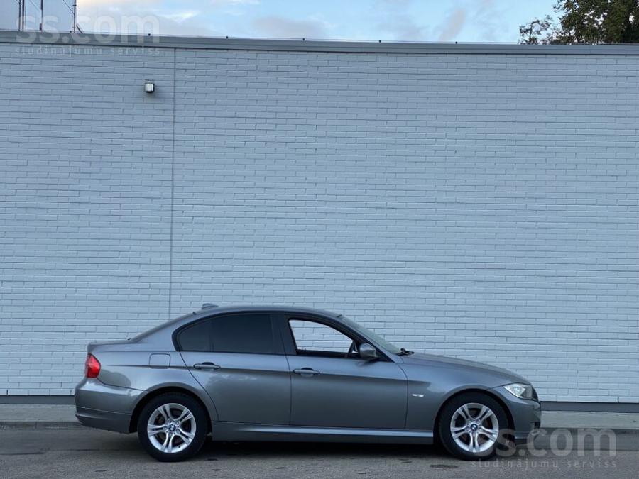 Grey BMW 318 2009 in Riga, with an engine capacity of 2.00 L and mileage of 249 thousand km for 5850 €, photo 7 on AUTOMOTO.COM.LV
