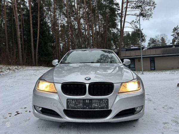 Grey BMW 318 2009 in Vilnius, with an engine capacity of 2.00 L and mileage of 220 thousand km for 2750 €, photo 2 on AUTOMOTO.COM.LV