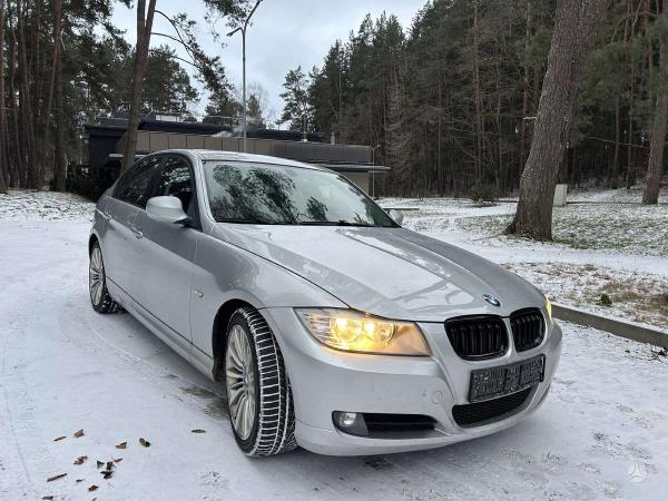 Grey BMW 318 2009 in Vilnius, with an engine capacity of 2.00 L and mileage of 220 thousand km for 2750 €, photo 3 on AUTOMOTO.COM.LV