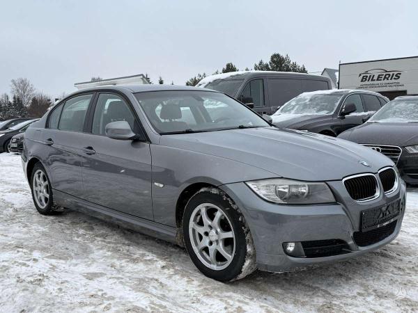 Pelēks BMW 318 2009 Utena, ar dzinēja tilpumu 2.00 L un nobraukumu 260 tūkst. km par 4950 €, foto 2 vietnē AUTOMOTO.COM.LV