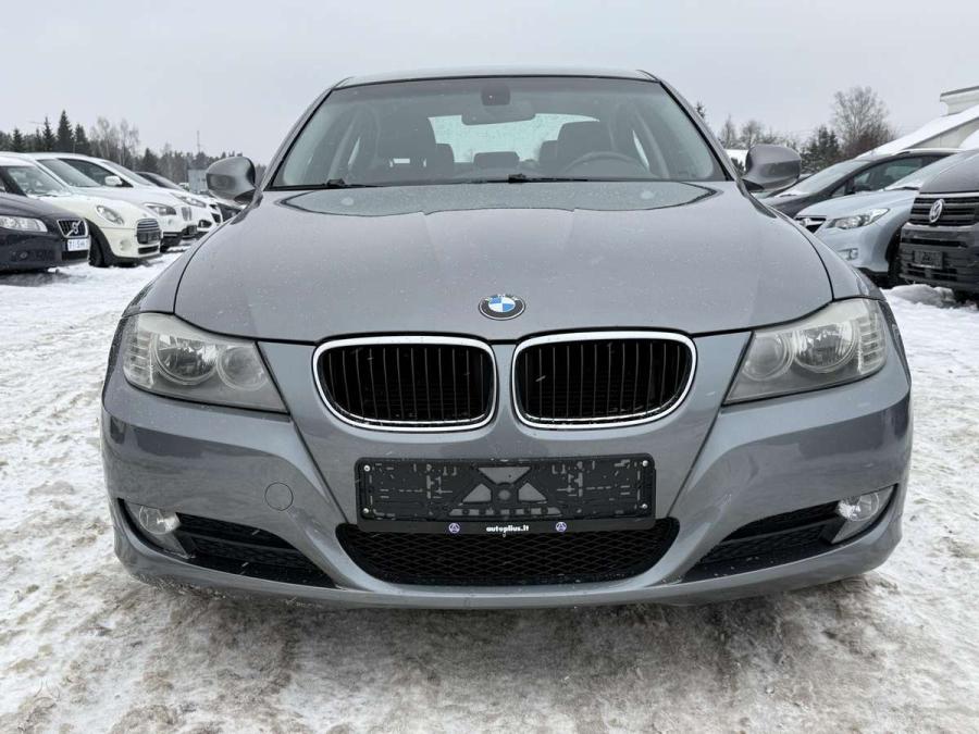 Grey BMW 318 2009 in Utena, with an engine capacity of 2.00 L and mileage of 260 thousand km for 4950 €, photo 6 on AUTOMOTO.COM.LV
